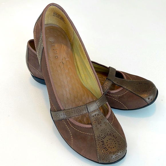 Privo | Shoes | Privo Clarks Leather Mary Jane Flats Brown 8m | Poshmark